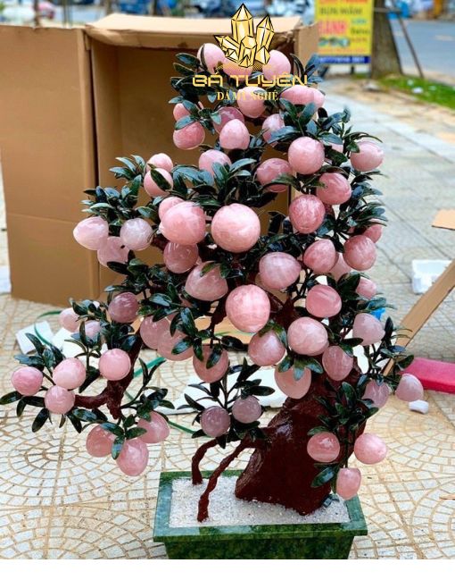 Cây đào 68 quả lớn đá thạch anh hồng – Đá Mỹ Nghệ Bá Tuyên